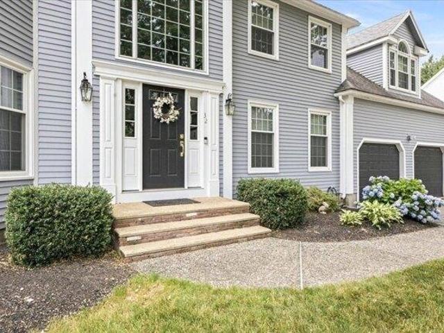 house with 4 bedroom, Walpole MA ES104761588