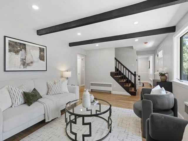 house with 4 bedroom, Walpole MA ES105193502