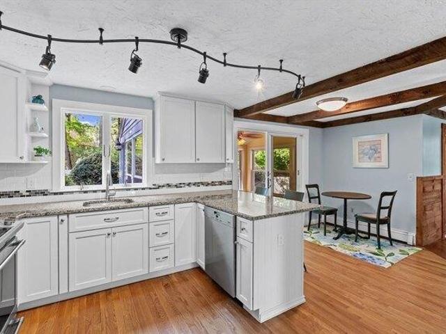 house with 4 bedroom, Walpole MA ES103016577