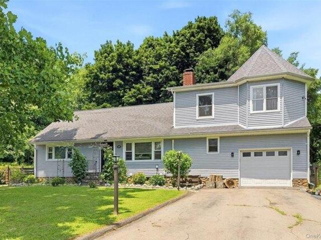 house with 4 bedroom, Wappingers Falls NY ES104901567