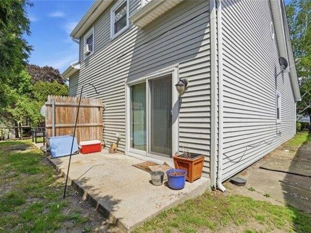 house with 4 bedroom, Warwick RI DLS102776456