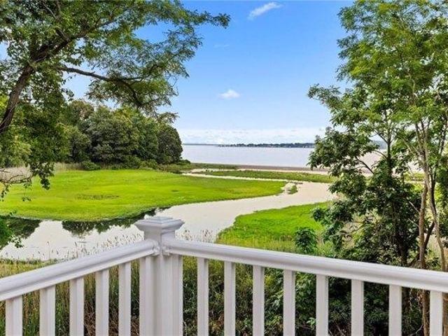 house with 4 bedroom, Warwick RI DS104189158