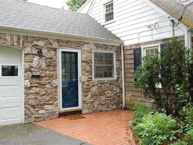 house with 4 bedroom, Warwick RI DS104295563