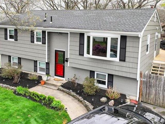 house with 4 bedroom, Warwick RI DS102412731