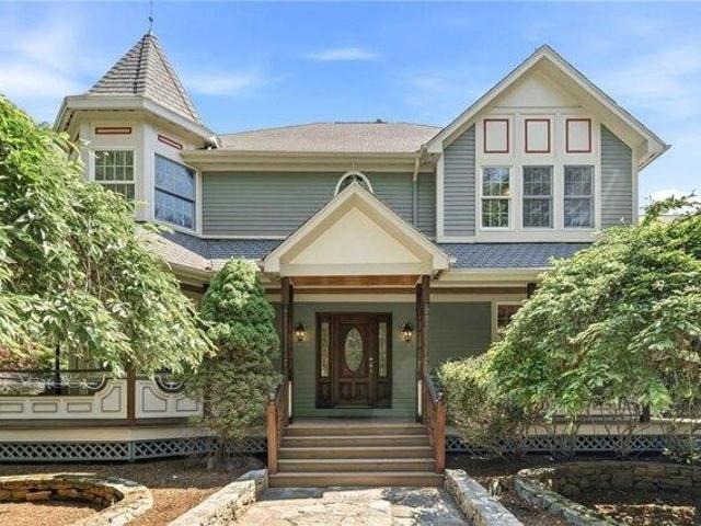 house with 4 bedroom, Warwick RI DS102825177