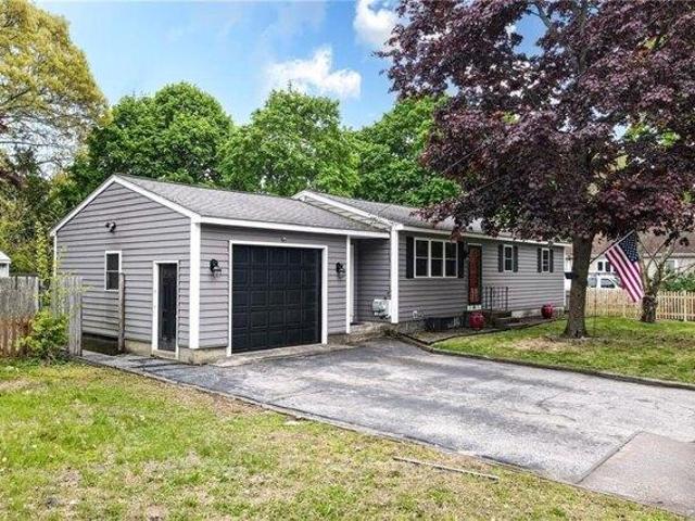 house with 4 bedroom, Warwick RI DS102959358
