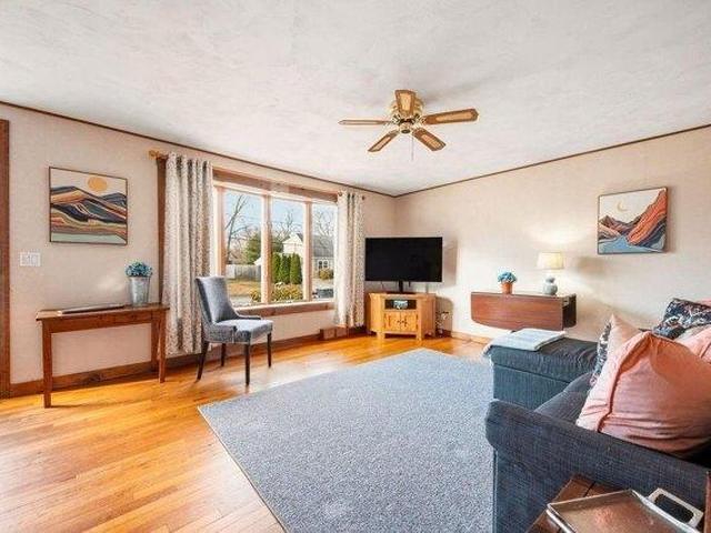 house with 4 bedroom, Warwick RI DS103034279