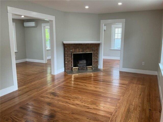 house with 4 bedroom, Warwick RI DS103439672