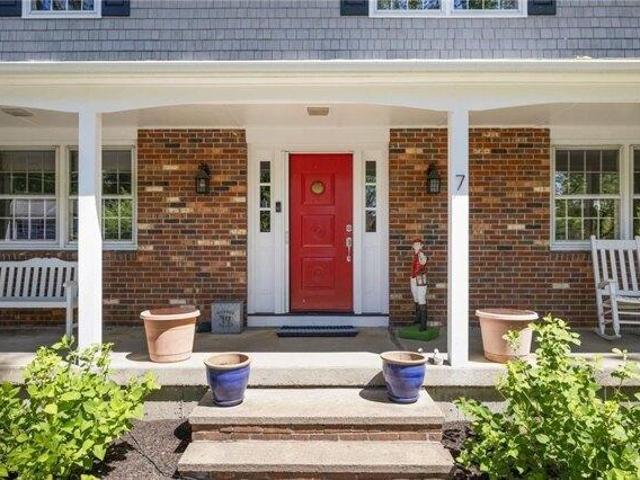 house with 4 bedroom, Warwick RI ES104192011