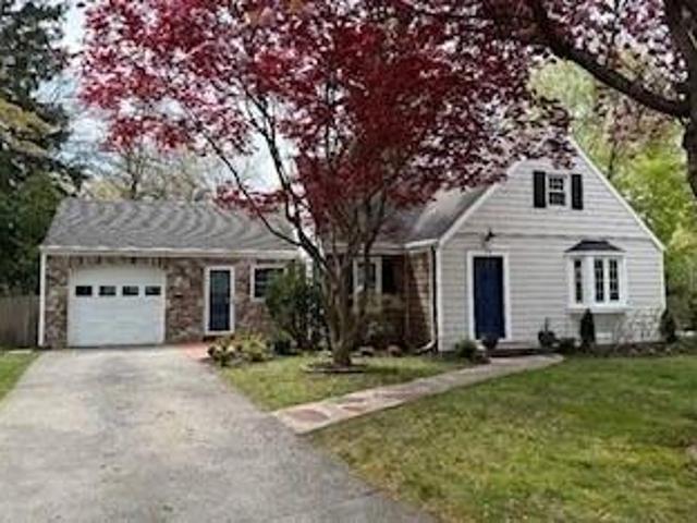 house with 4 bedroom, Warwick RI ES104295563