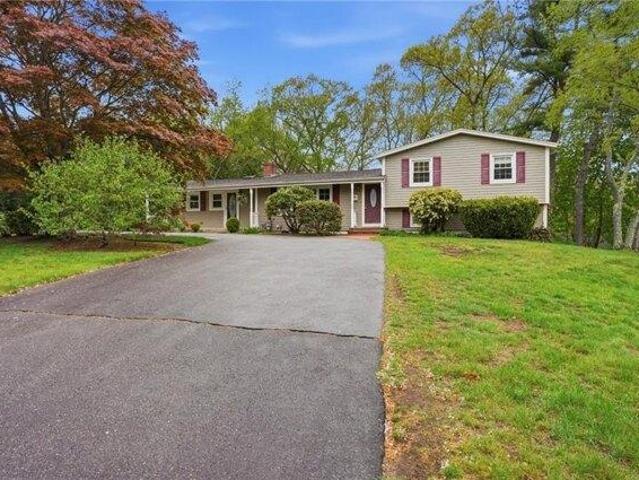 house with 4 bedroom, Warwick RI ES104849883
