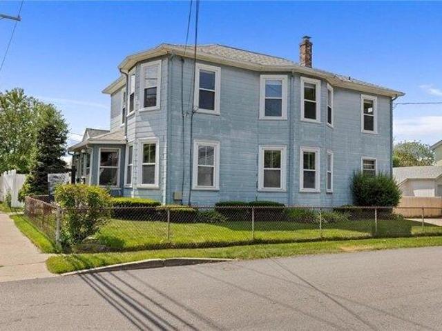house with 4 bedroom, Warwick RI ES105080457