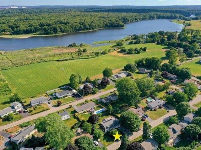 house with 4 bedroom, Warwick RI ES105081067