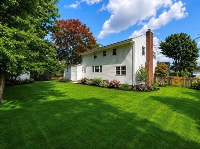 house with 4 bedroom, Warwick RI ES105106563