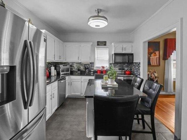 house with 4 bedroom, Warwick RI ES105108824