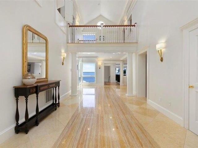 house with 4 bedroom, Warwick RI ES105126576
