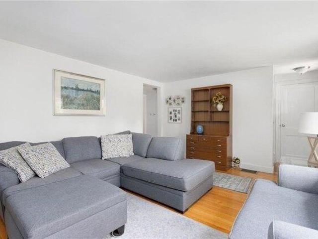 house with 4 bedroom, Warwick RI ES105141198