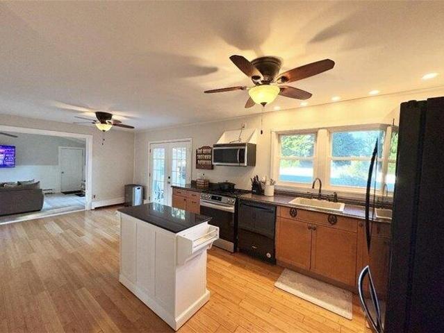 house with 4 bedroom, Warwick RI ES105143774