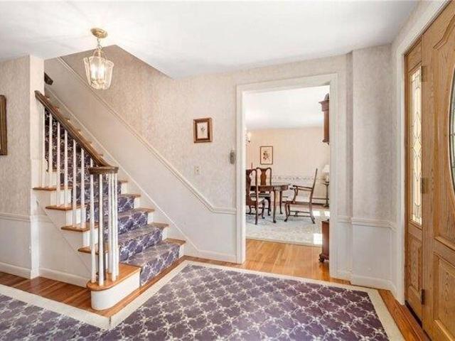 house with 4 bedroom, Warwick RI ES103072417