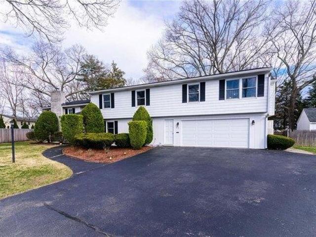 house with 4 bedroom, Warwick RI ES103434454