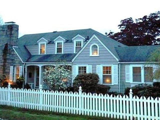 house with 4 bedroom, Warwick RI ES103433075