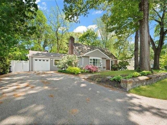 house with 4 bedroom, Warwick RI ES103602967