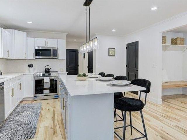 house with 4 bedroom, Ware MA DLS102959840