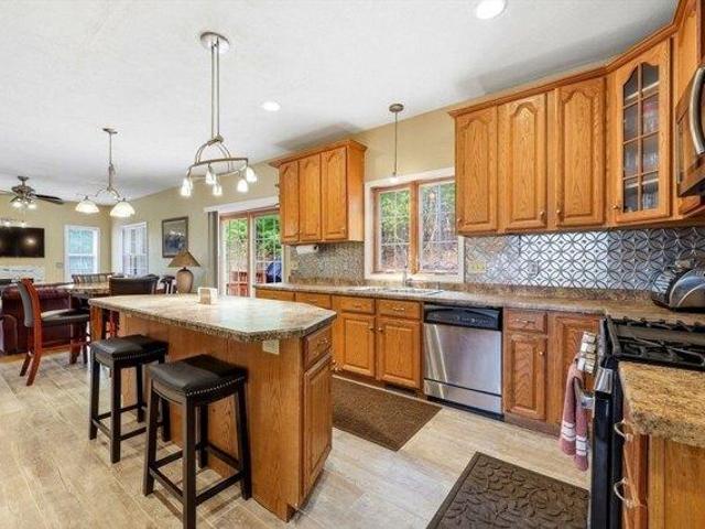 house with 4 bedroom, Ware MA ES104831567