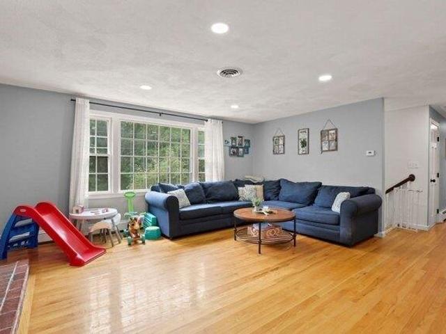 house with 4 bedroom, Wareham MA ES104152785