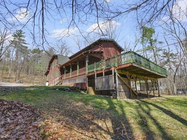 house with 4 bedroom, Warren MA ES103074473