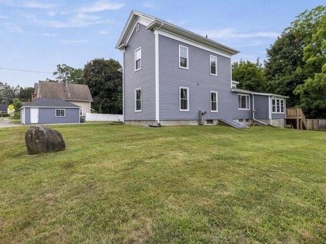 house with 4 bedroom, Warren MA ES104567664