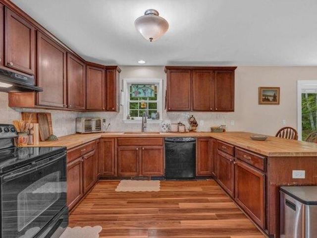 house with 4 bedroom, Warren ME DS103664250