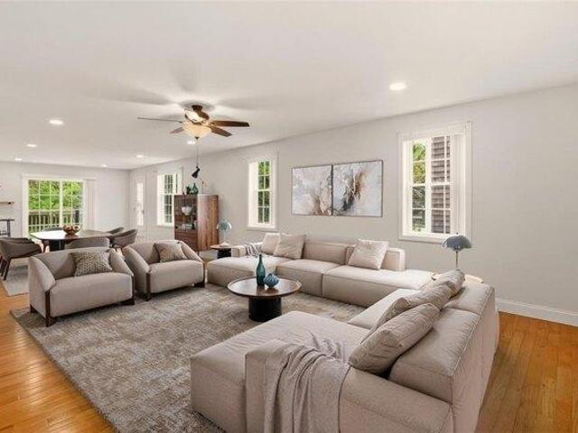 house with 4 bedroom, Warren RI ES102825497