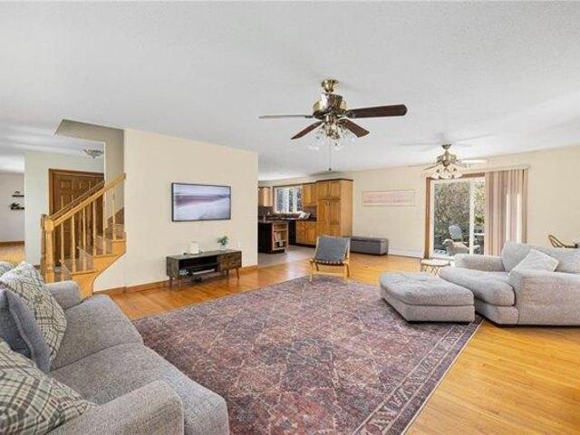 house with 4 bedroom, Warren RI ES104410900
