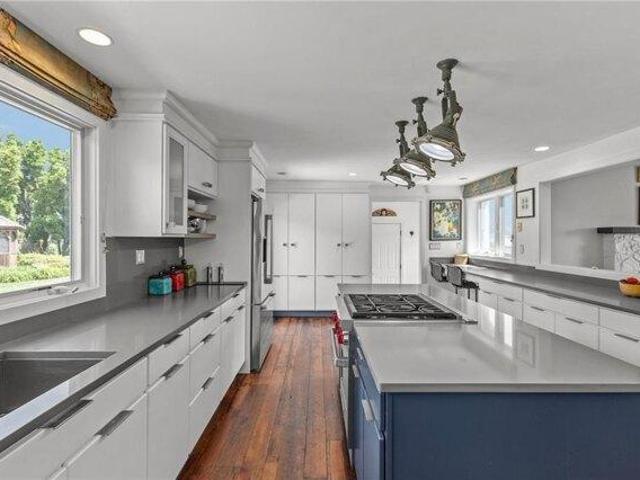 house with 4 bedroom, Warren RI ES104790019