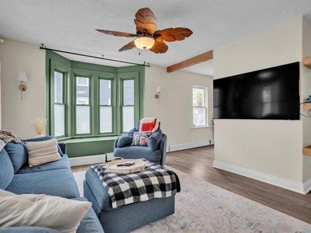 house with 4 bedroom, Warren RI ES104808935
