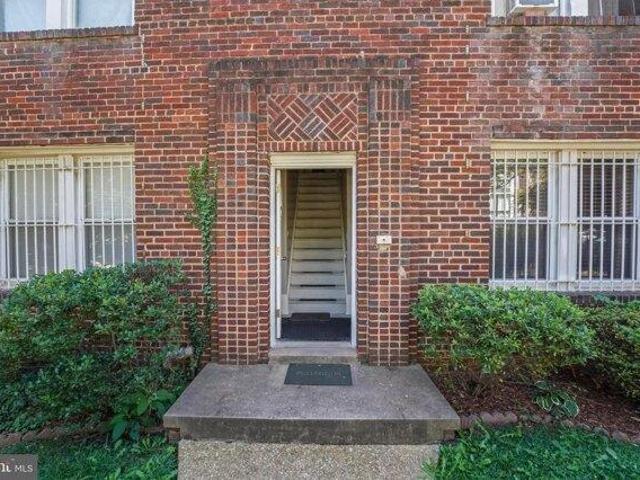 house with 4 bedroom, Washington DC DLS89380826