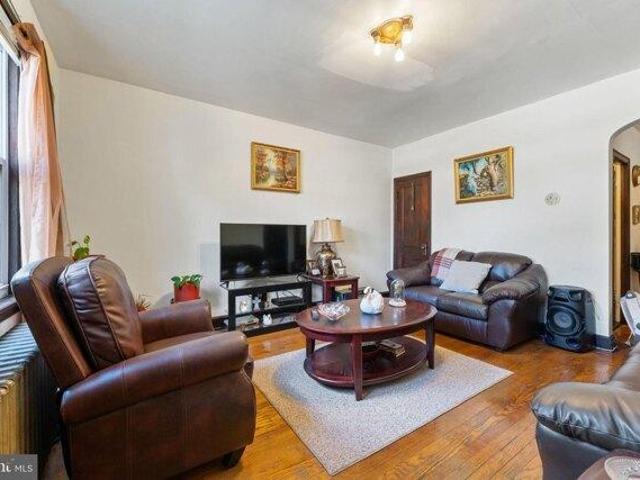house with 4 bedroom, Washington DC DLS89419576