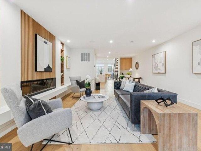 house with 4 bedroom, Washington DC ES104907515