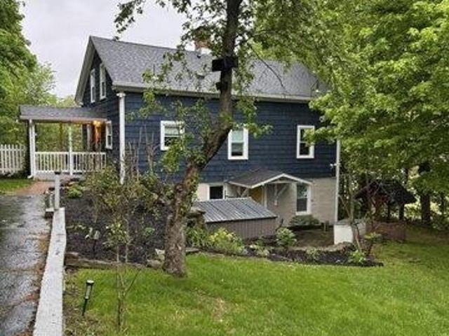 house with 4 bedroom, Waterbury CT DLS102586836