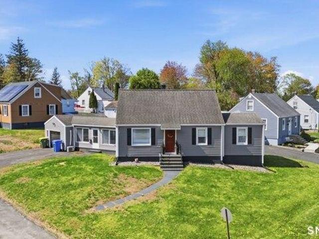 house with 4 bedroom, Waterbury CT DLS103101953