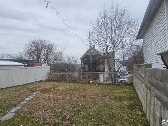 house with 4 bedroom, Waterbury CT DS101897715