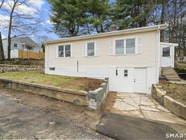 house with 4 bedroom, Waterbury CT DS101898573