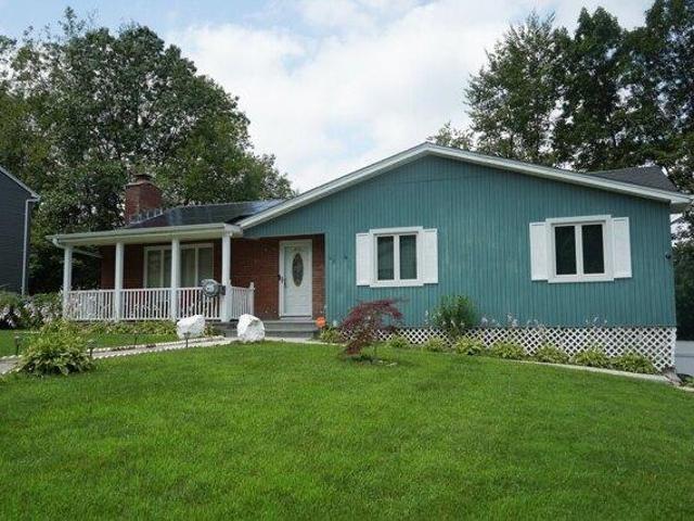 house with 4 bedroom, Waterbury CT DS101998661