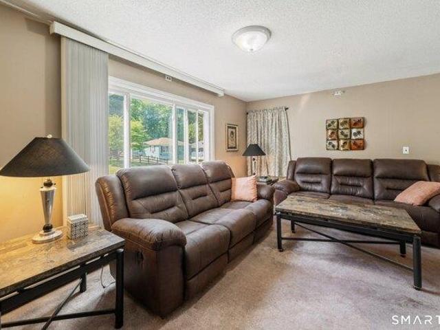 house with 4 bedroom, Waterbury CT DS102823606