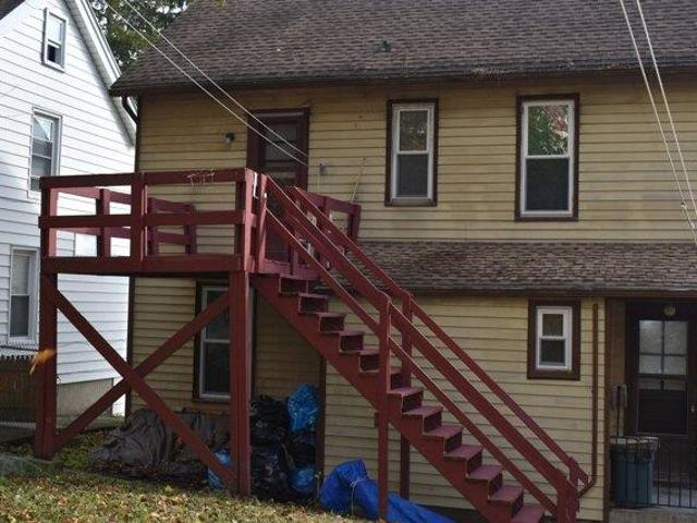 house with 4 bedroom, Waterbury CT DS102216895