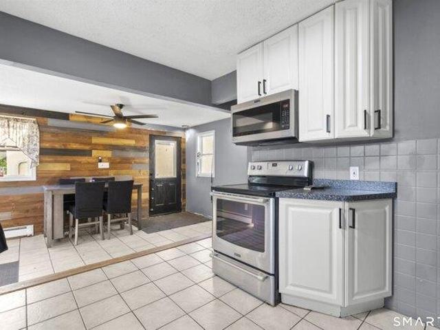 house with 4 bedroom, Waterbury CT DS103930249