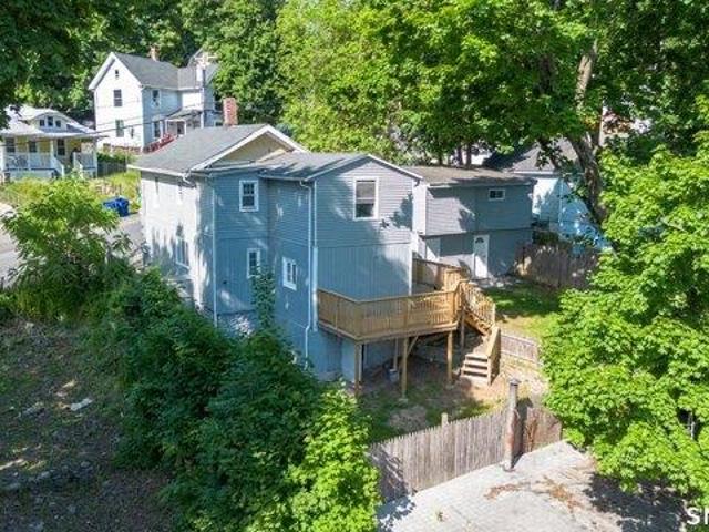 house with 4 bedroom, Waterbury CT ES103499203
