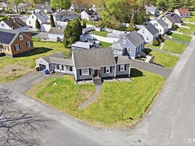 house with 4 bedroom, Waterbury CT ES103101953