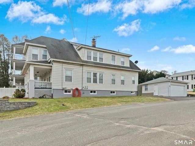 house with 4 bedroom, Waterbury CT ES103159086